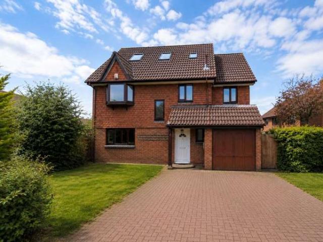 6 Bedroom Detached House