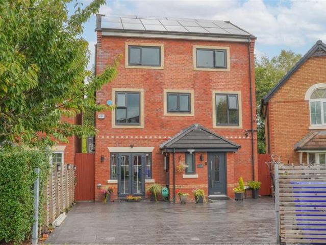 6 Bedroom Detached House