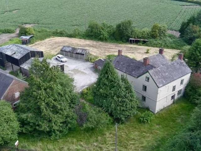 6 Bedroom Detached House