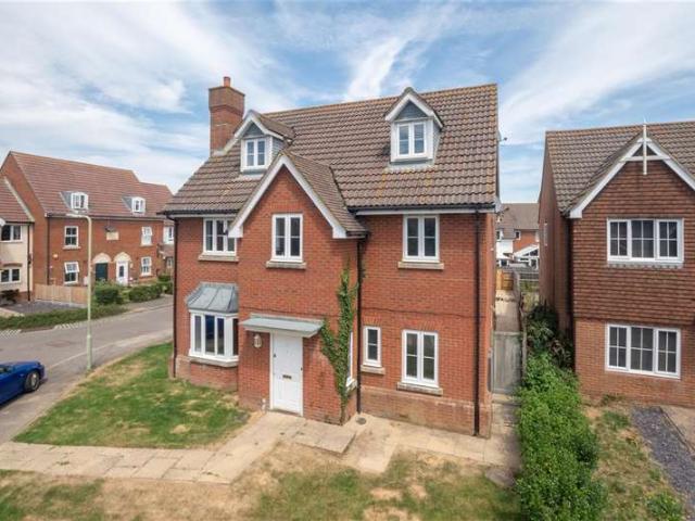 6 Bedroom Detached House