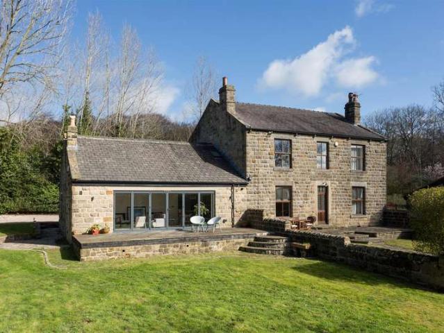 6 Bedroom Detached House