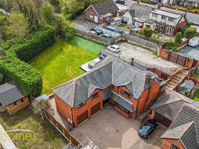 6 Bedroom Detached House