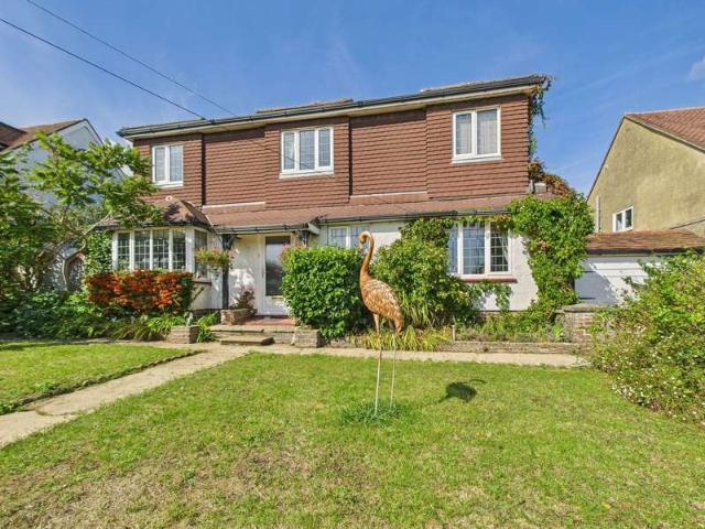6 Bedroom Detached House
