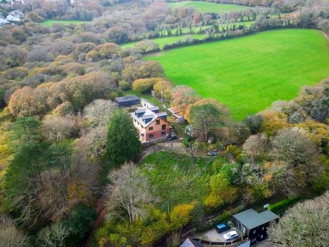 6 Bedroom Detached House