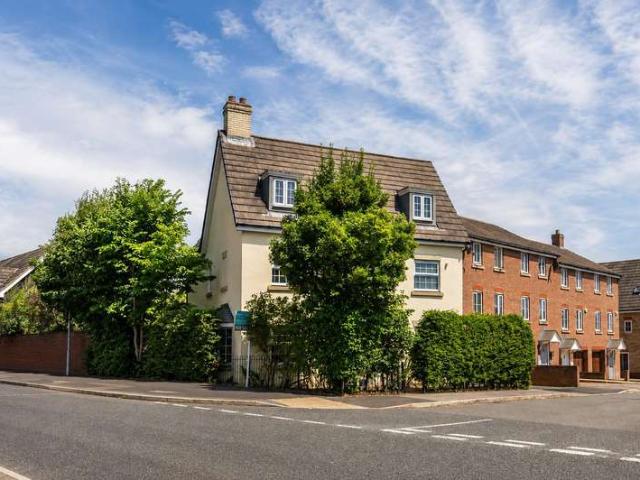 6 Bedroom Detached House