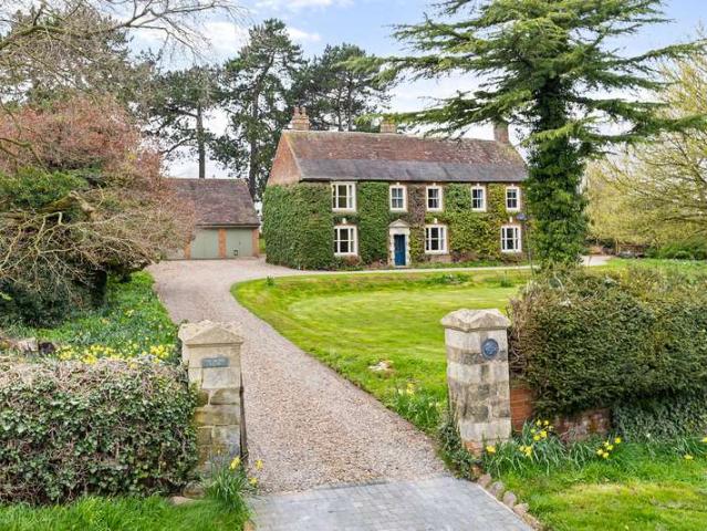 6 Bedroom Detached House