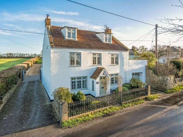 6 Bedroom Detached House