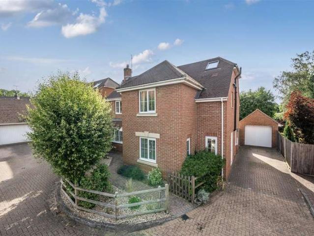 5 Bedroom Detached House