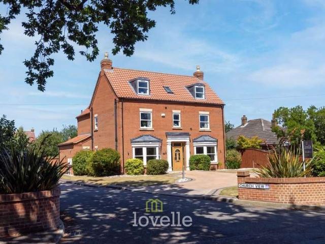 6 Bedroom Detached House