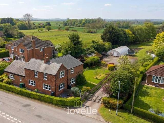 6 Bedroom Detached House