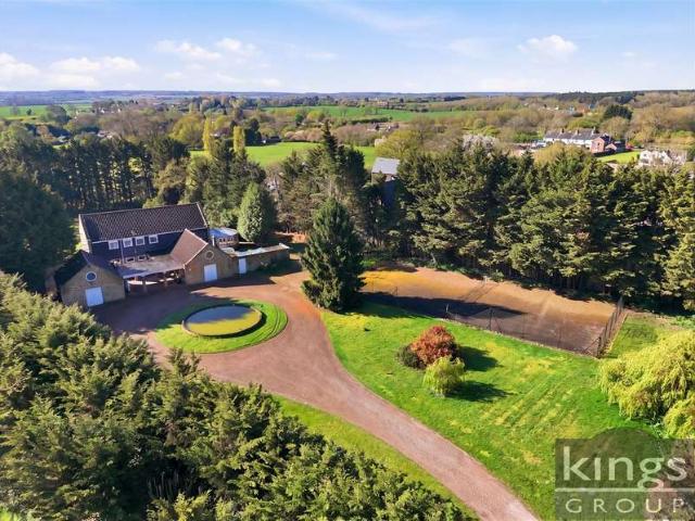 6 Bedroom Detached House