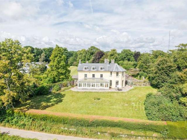 6 Bedroom Detached House
