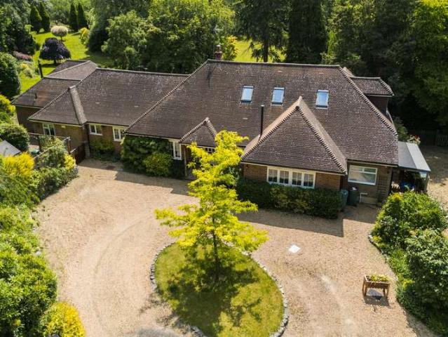 6 Bedroom Detached House