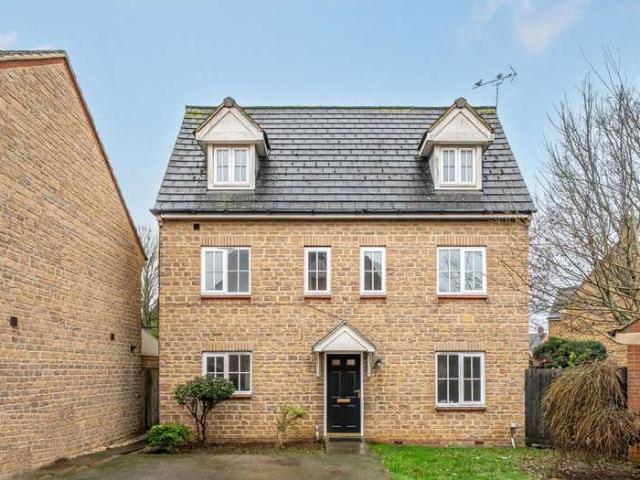 6 Bedroom Detached House