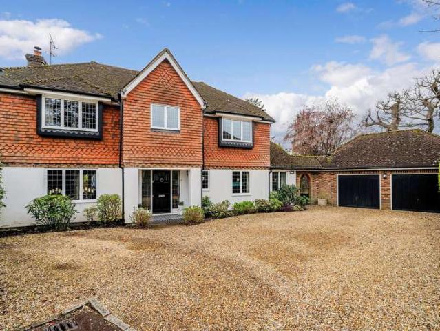 6 Bedroom Detached House