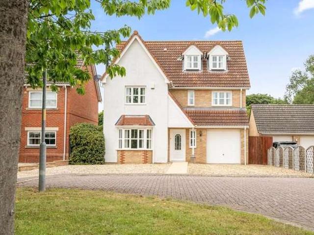 6 Bedroom Detached House