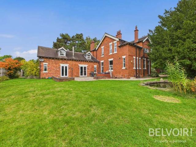 6 Bedroom Detached House