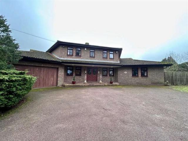 6 Bedroom Detached House