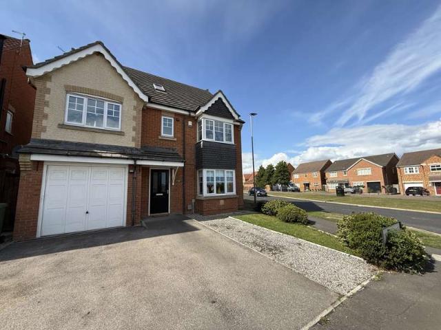 6 Bedroom Detached House