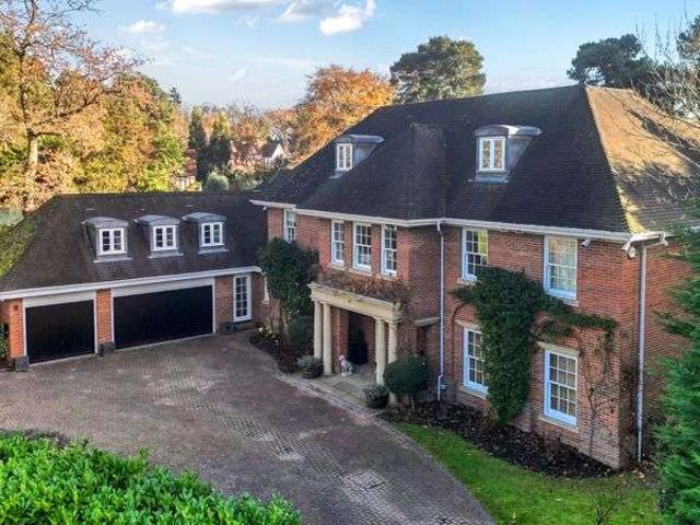 6 Bedroom Detached House