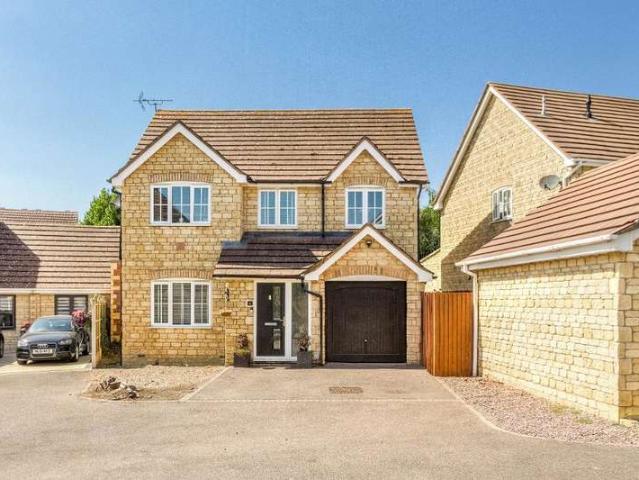 6 Bedroom Detached House