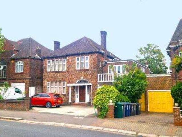 6 Bedroom Detached House