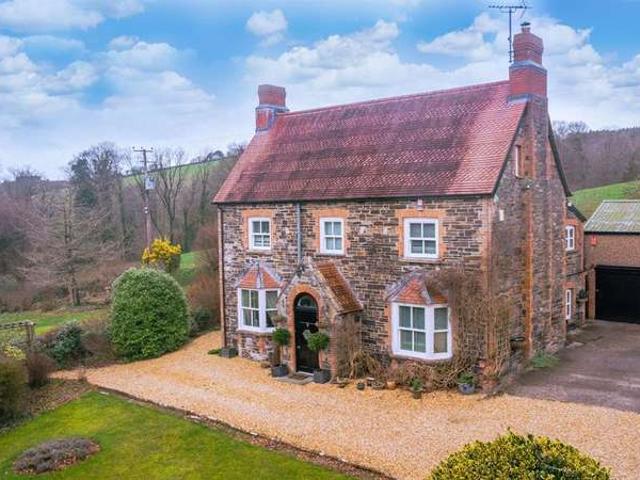 6 Bedroom Detached House