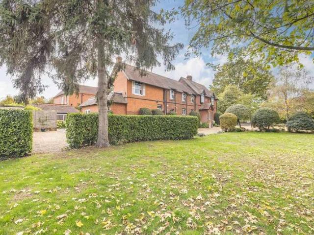 6 Bedroom Detached House