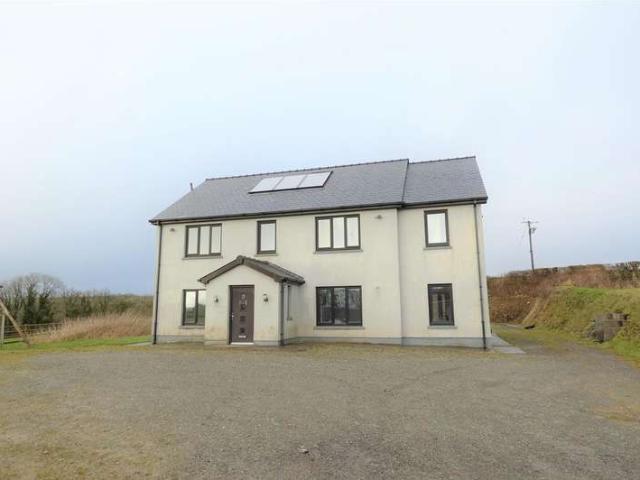 6 Bedroom Detached House