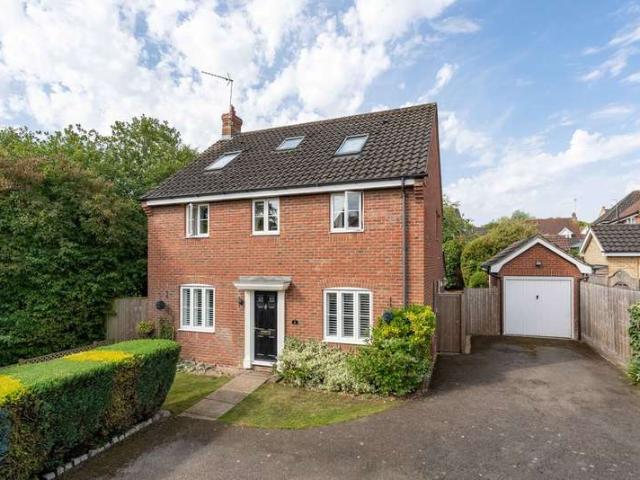 6 Bedroom Detached House