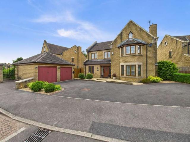 6 Bedroom Detached House