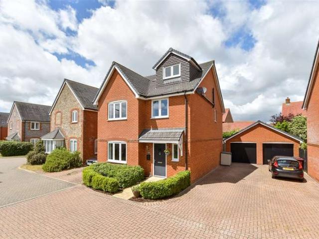 6 Bedroom Detached House