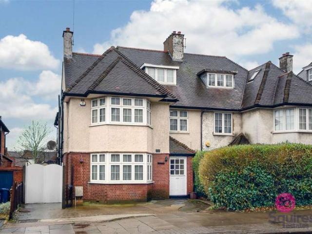 6 Bedroom Detached House