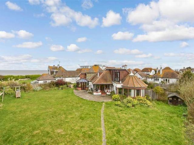 6 Bedroom Detached House