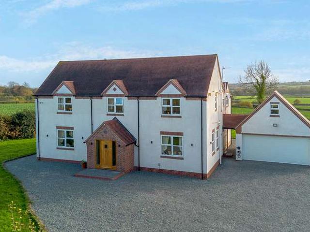 6 Bedroom Detached House