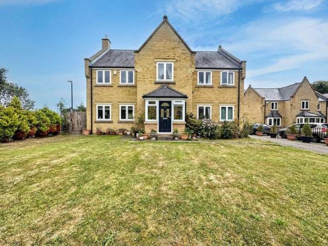 6 Bedroom Detached House