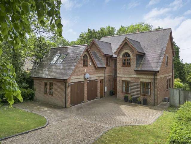 6 Bedroom Detached House