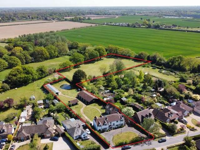 6 Bedroom Detached House