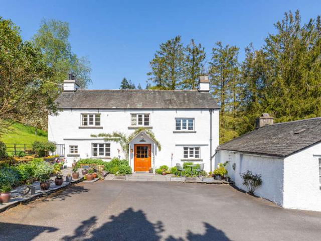 6 Bedroom Detached House