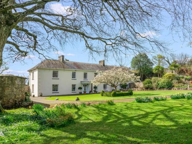 6 Bedroom Detached House