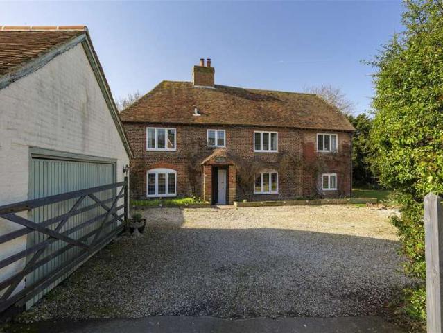 6 Bedroom Detached House