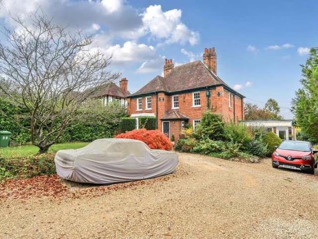6 Bedroom Detached House