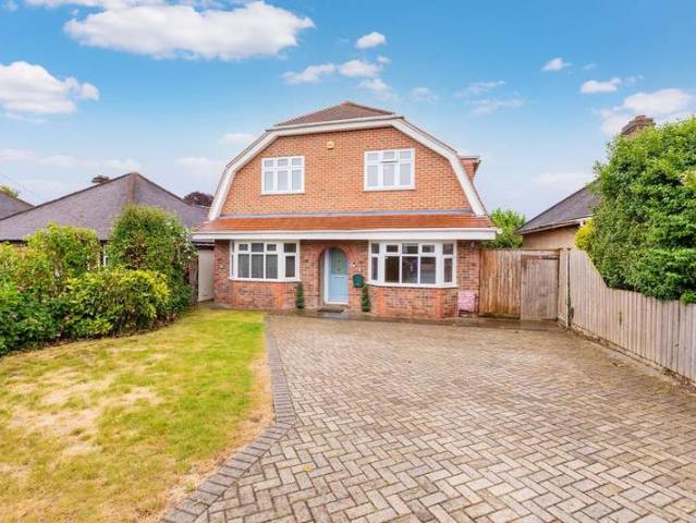 6 Bedroom Detached House