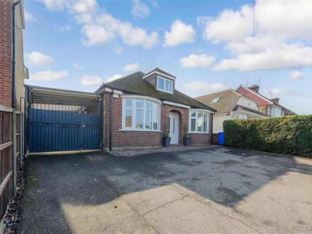 6 Bedroom Detached House