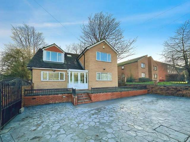 6 Bedroom Detached House