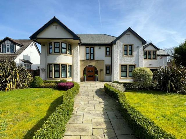 6 Bedroom Detached House