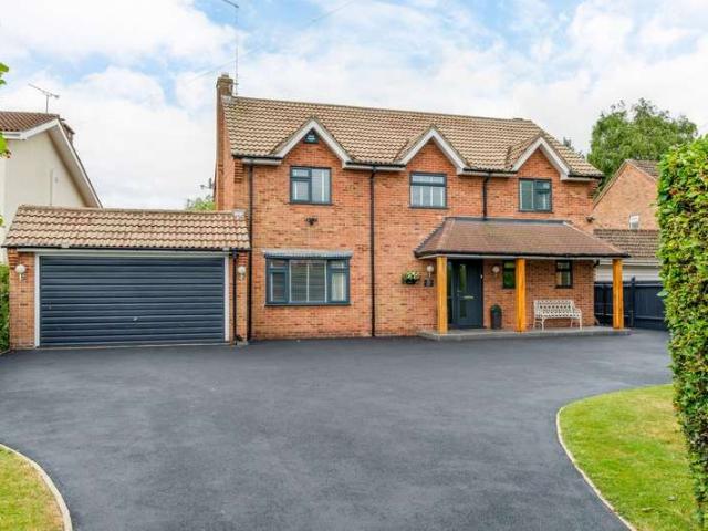 6 Bedroom Detached House