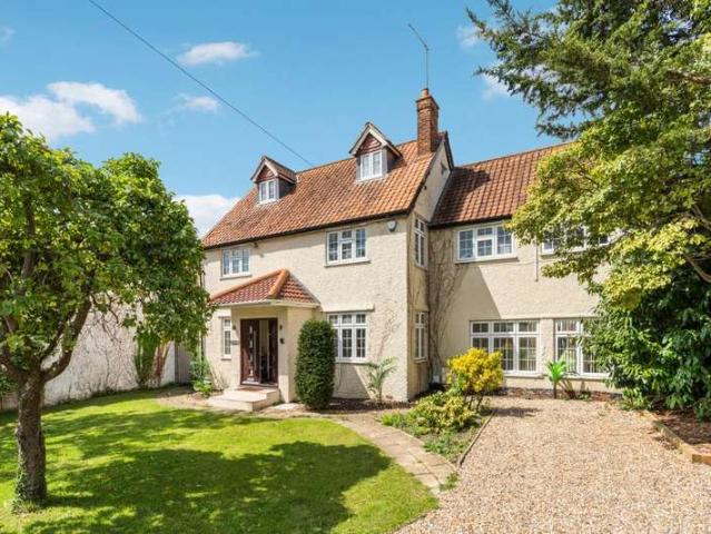 6 Bedroom Detached House