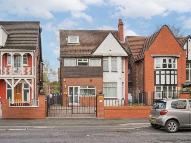 6 Bedroom Detached House