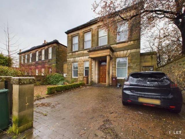 6 Bedroom Detached House